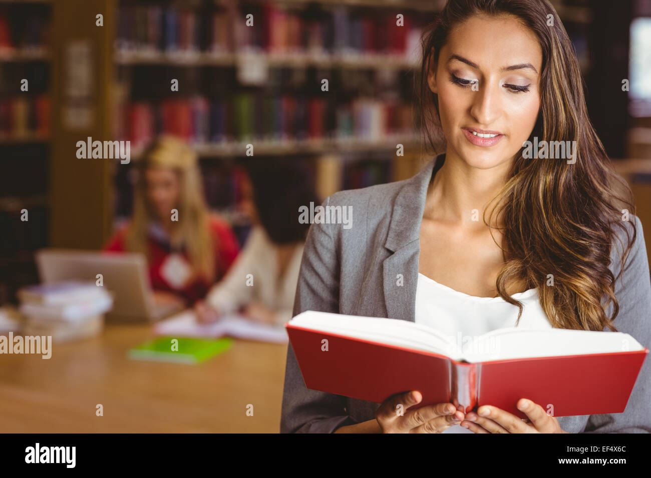 Pretty brunette college student hi-res stock photography and images - Alamy