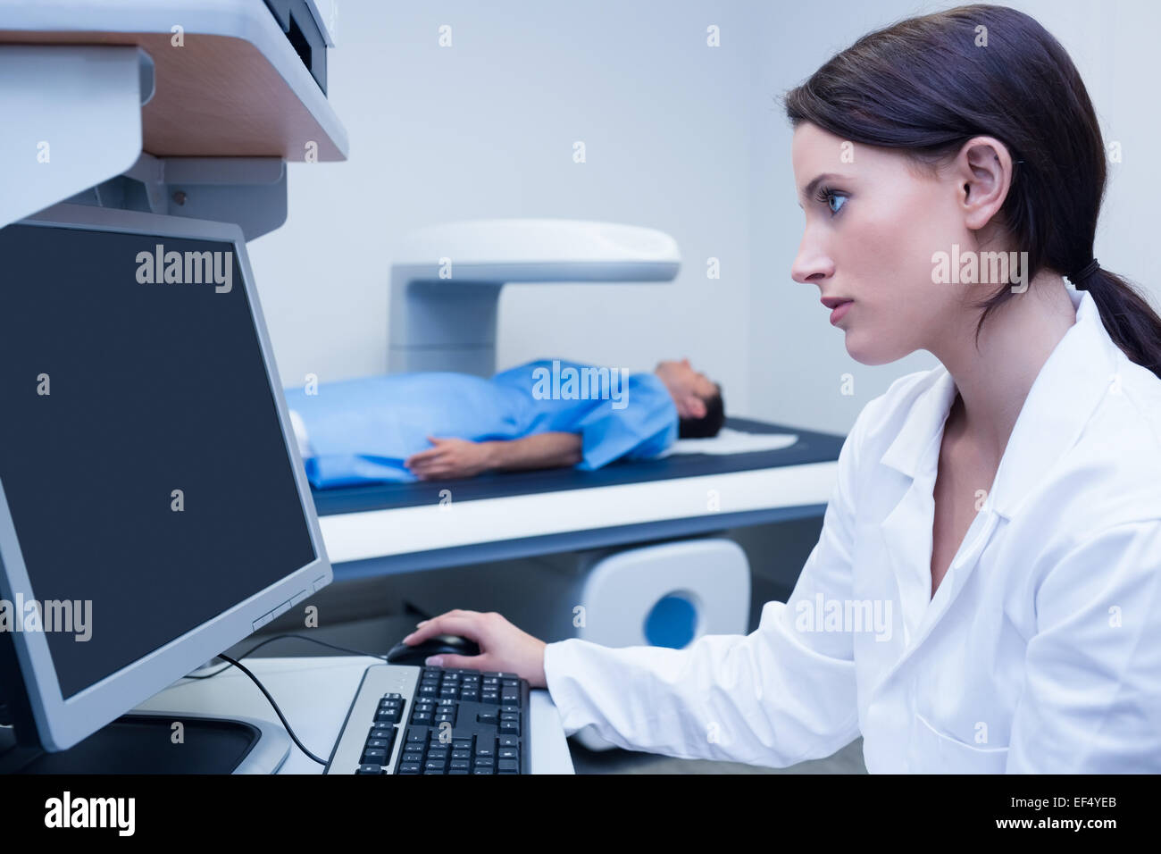 Computer doctor x ray hi-res stock photography and images - Alamy