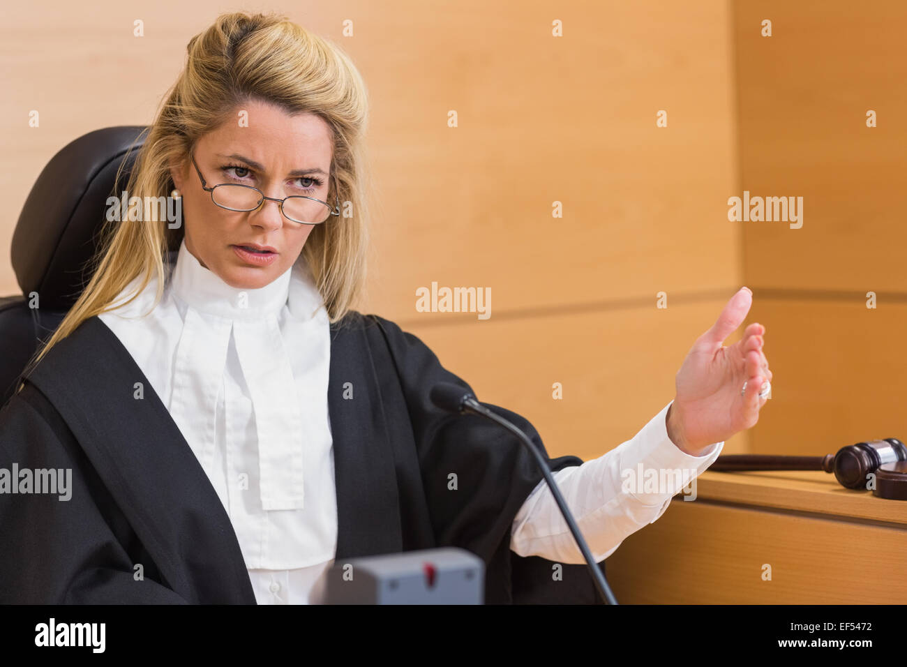 Judge speaking hi-res stock photography and images - Alamy