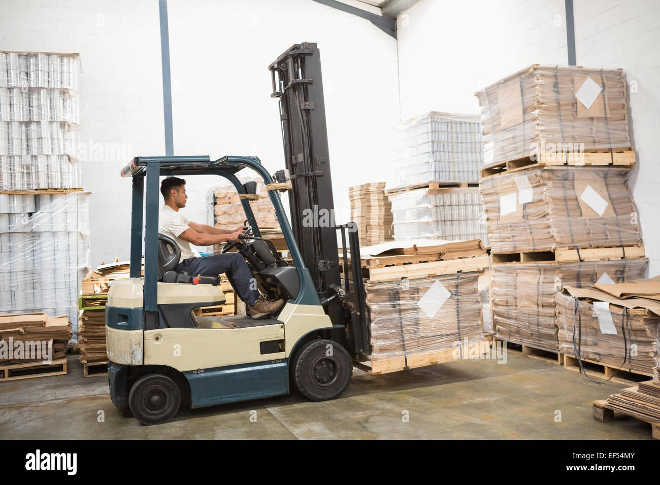 Forklift working in large hi-res stock photography and images - Alamy
