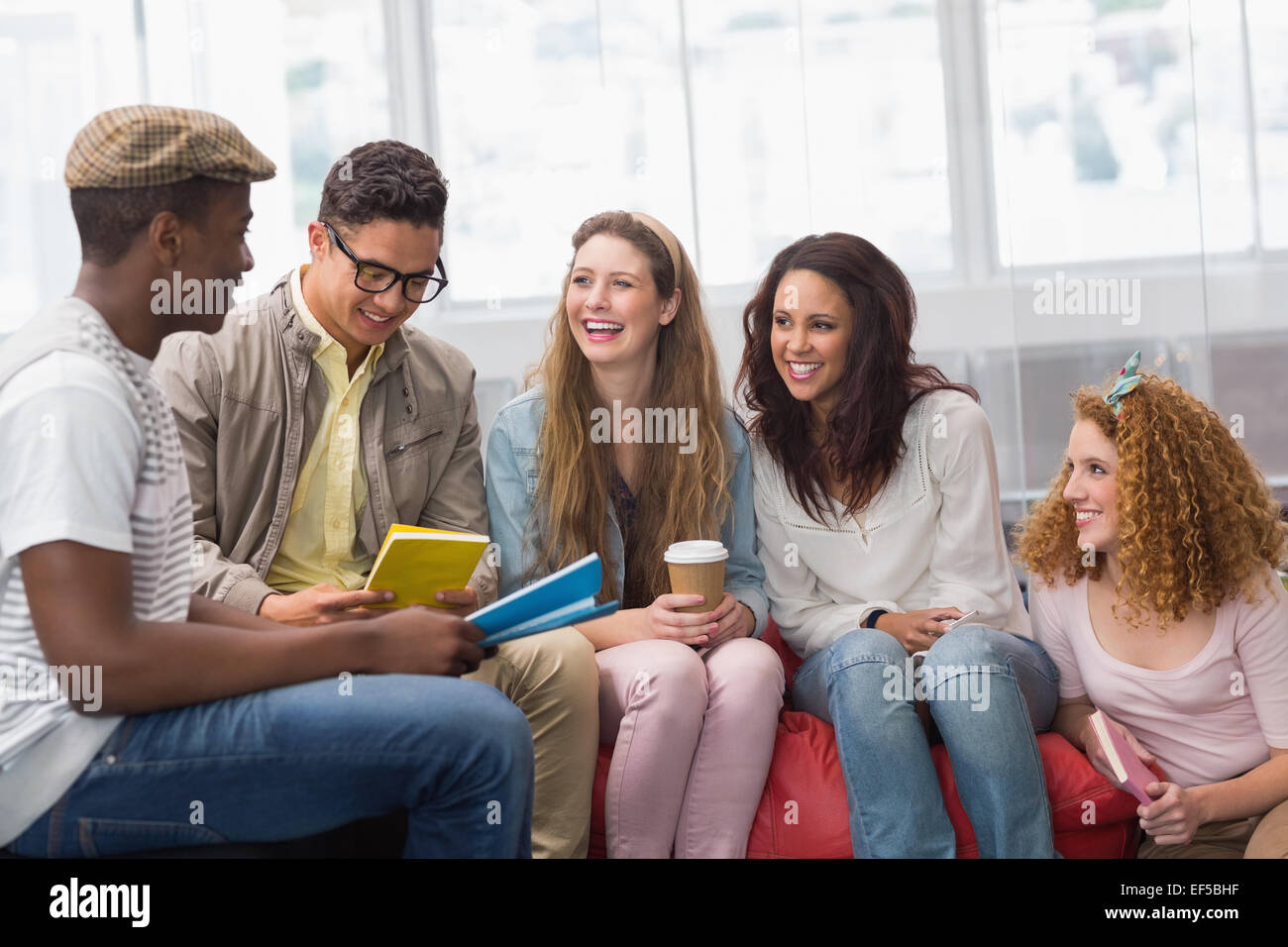 Classmates chatting classroom hi-res stock photography and images - Alamy