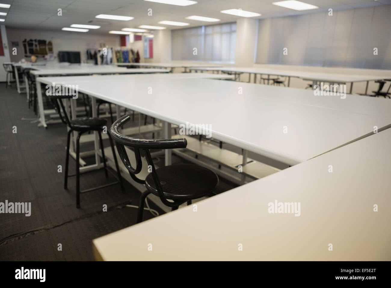 Empty class room hi-res stock photography and images - Alamy
