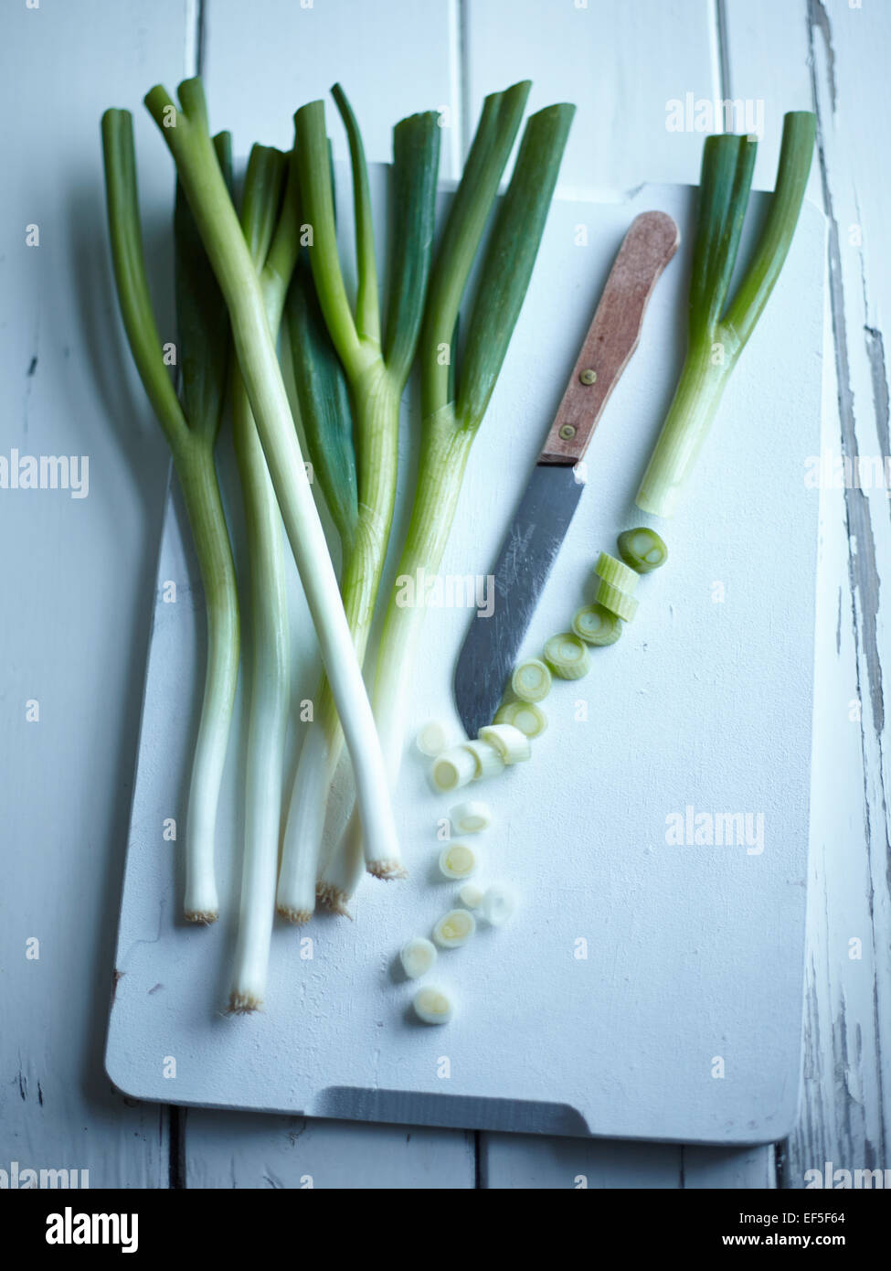Chopping spring onions hi-res stock photography and images - Alamy
