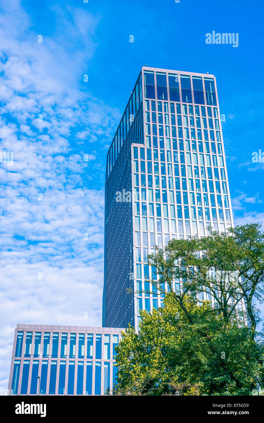 House surrounded by tall buildings hi-res stock photography and images ...