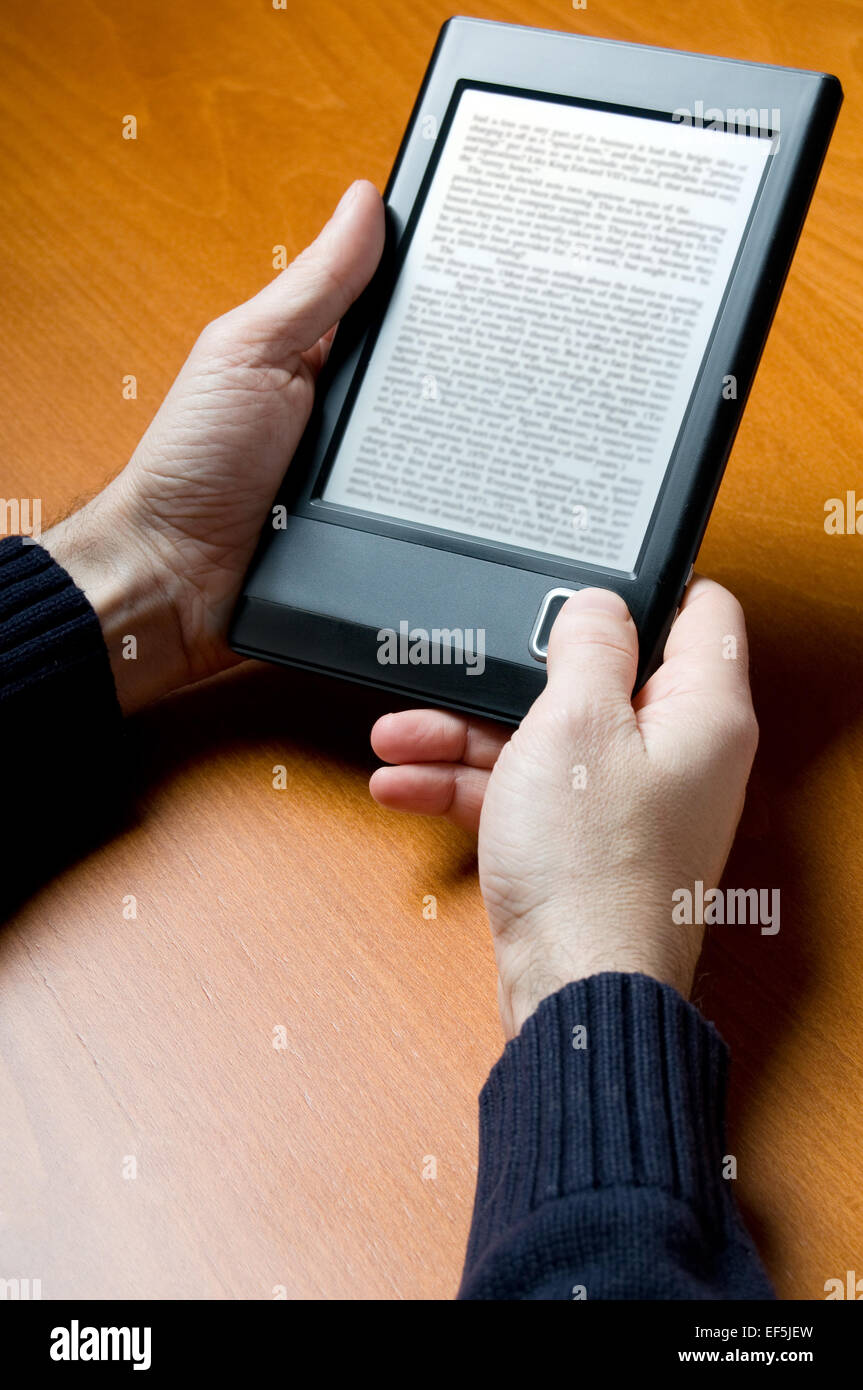 Reading ereader hi-res stock photography and images - Alamy
