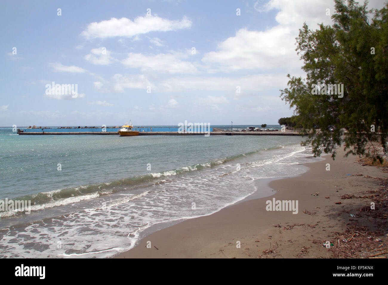 BEACH & JETTY PLAKIAS CRETE GREECE 29 April 2014 Stock Photo - Alamy