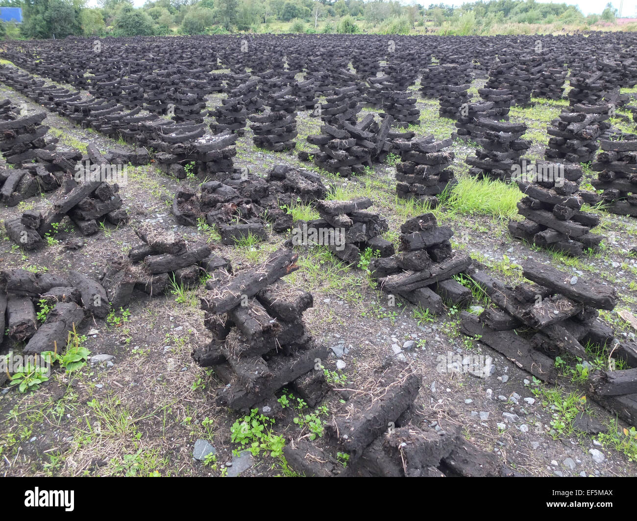 Stacking turf ireland hi-res stock photography and images - Alamy