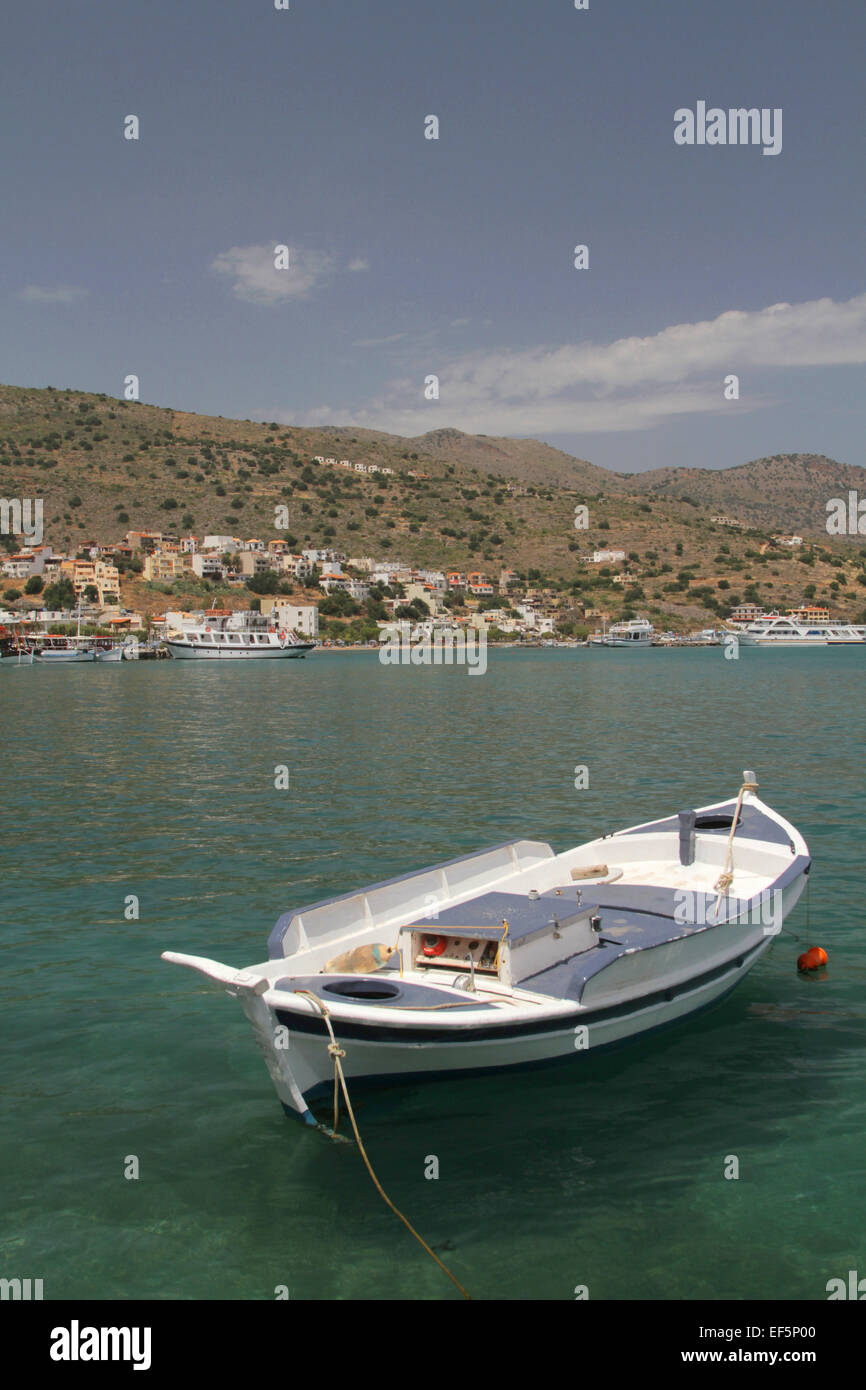 SMALL FISHING BOAT ELOUNDA CRETE GREECE 03 May 2014 Stock Photo - Alamy