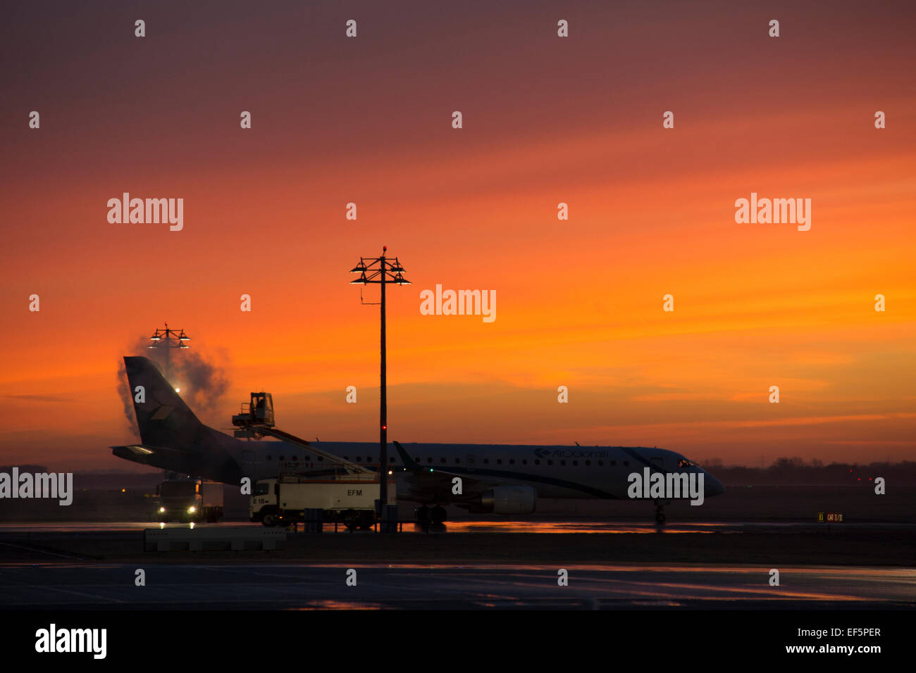 aircraft, a/c, airplane, plane, winter, snow, ice, iced, aircraft de ...