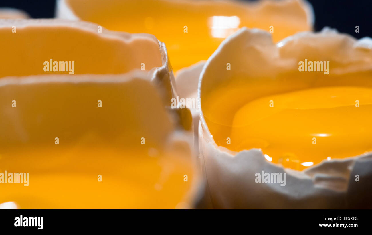 Yellow chick egg shell hi-res stock photography and images - Alamy