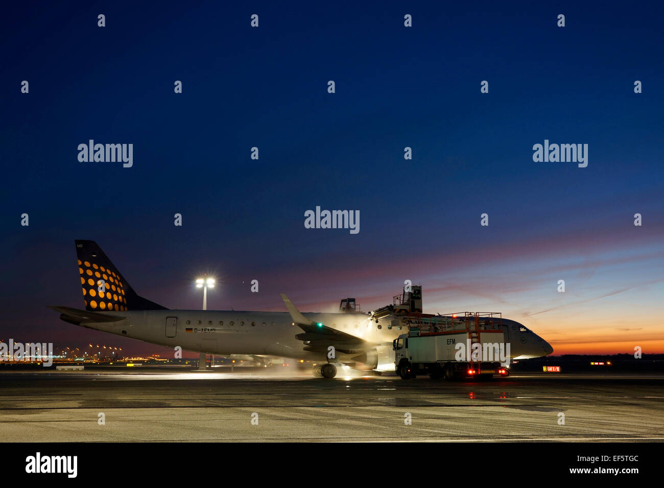 aircraft, a/c, airplane, plane, winter, snow, ice, iced, aircraft de ...