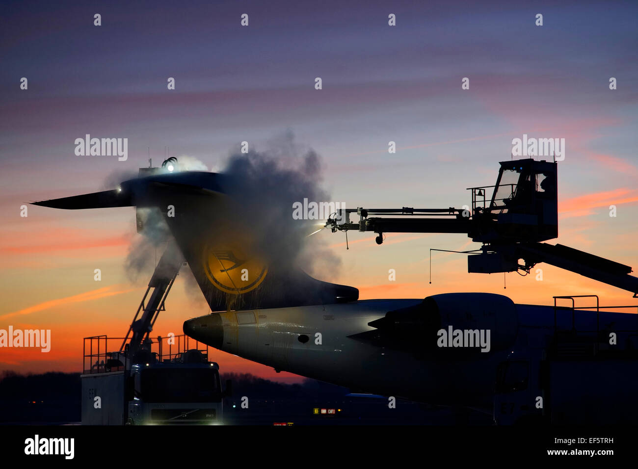 aircraft, a/c, airplane, plane, winter, snow, ice, iced, aircraft de ...