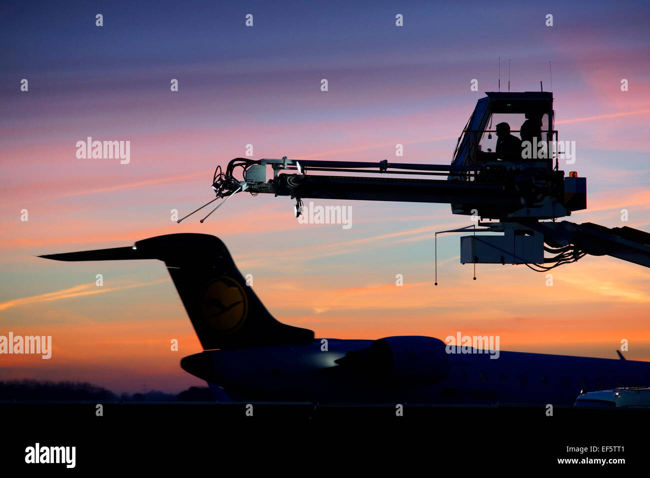 aircraft, a/c, airplane, plane, winter, snow, ice, iced, aircraft de ...