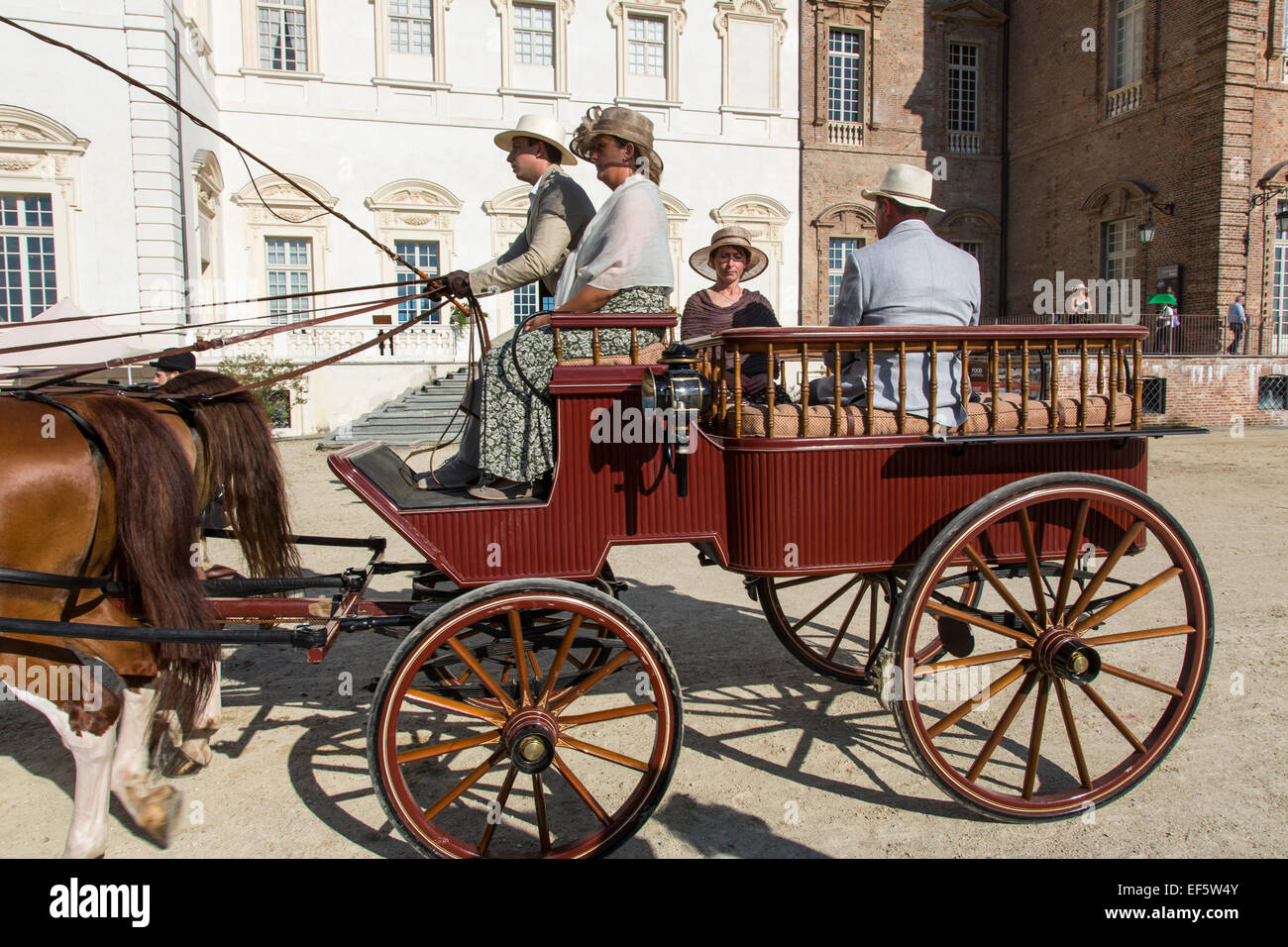 Wagonette hi-res stock photography and images - Alamy