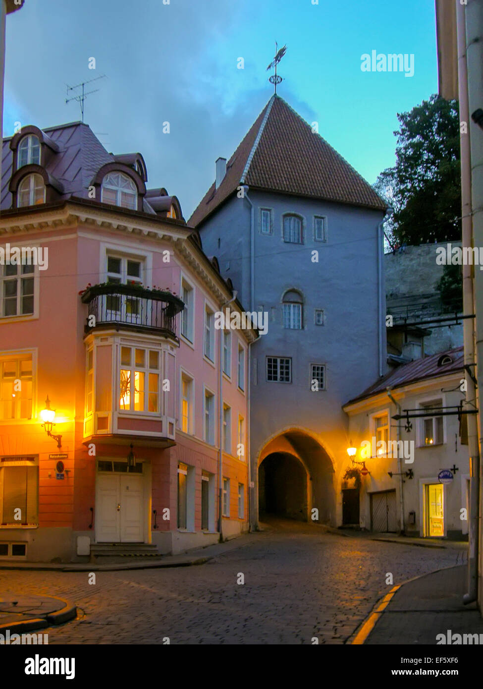 Gateway tower hi-res stock photography and images - Alamy