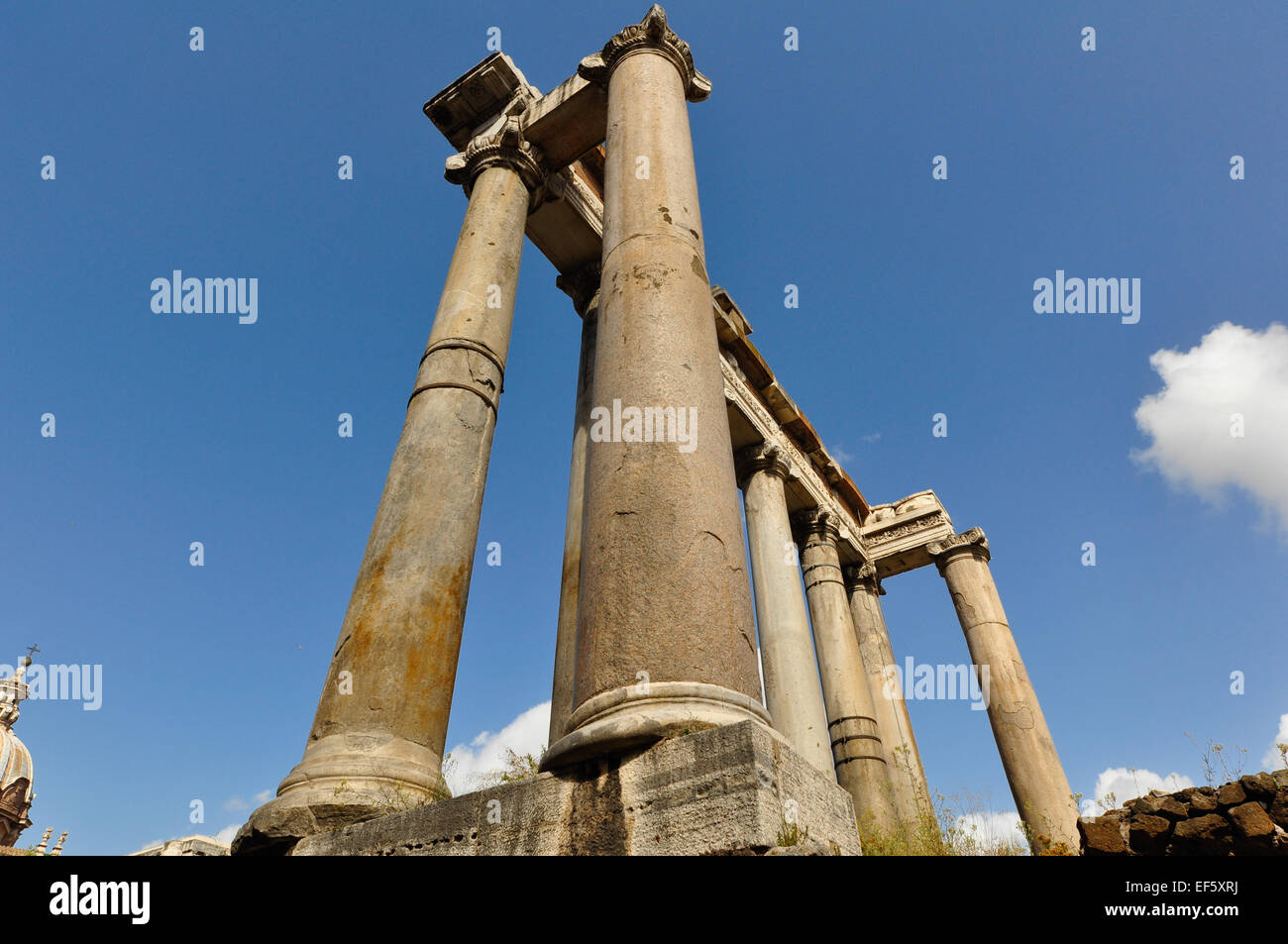 Ancient pillars rome hi-res stock photography and images - Alamy