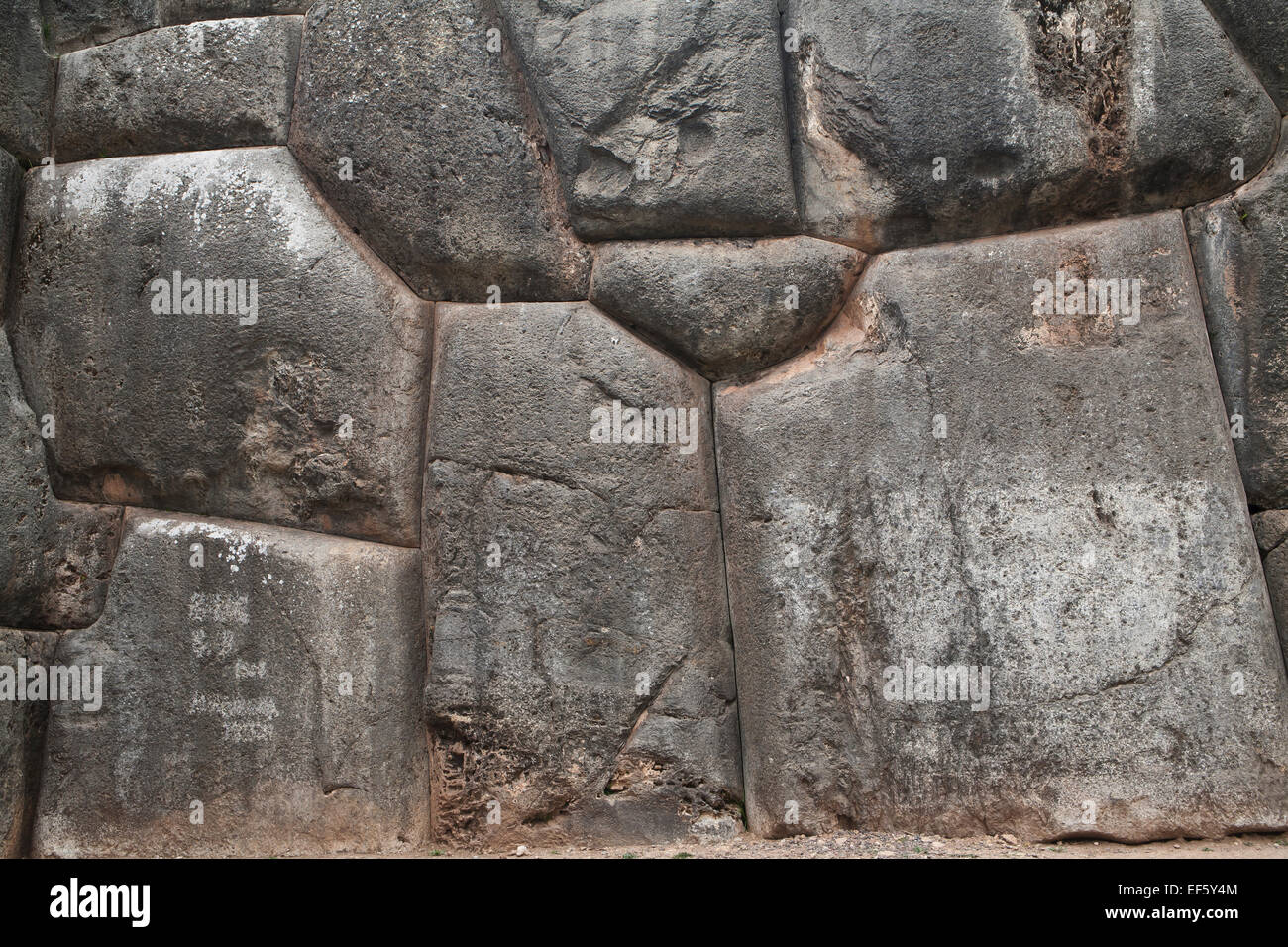 Interlocking hand hewn rocks of fortress wall at Sacsayhuaman, Peru ...