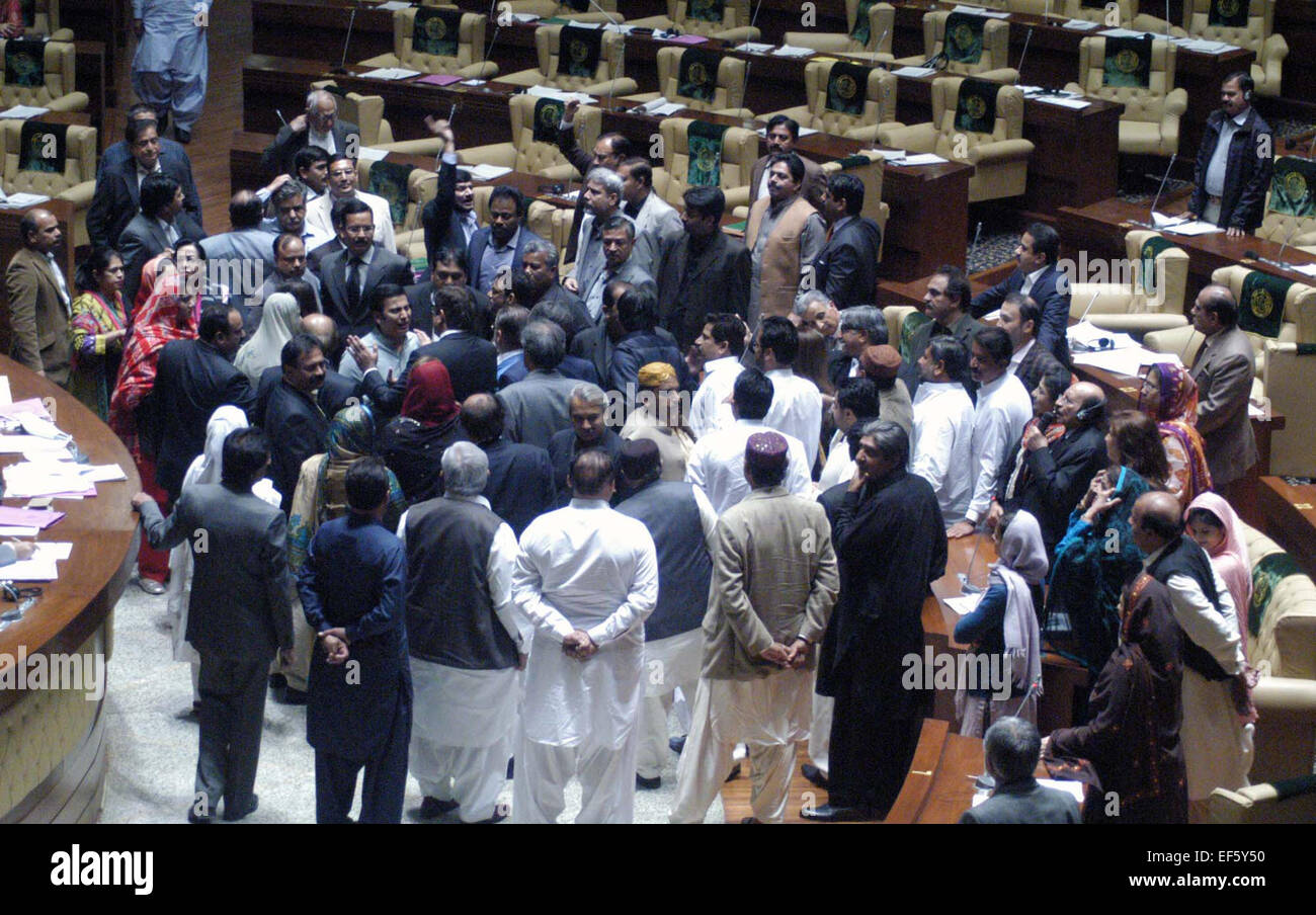 MQM Members of Sindh Assembly are chanting slogans while boycotting ...