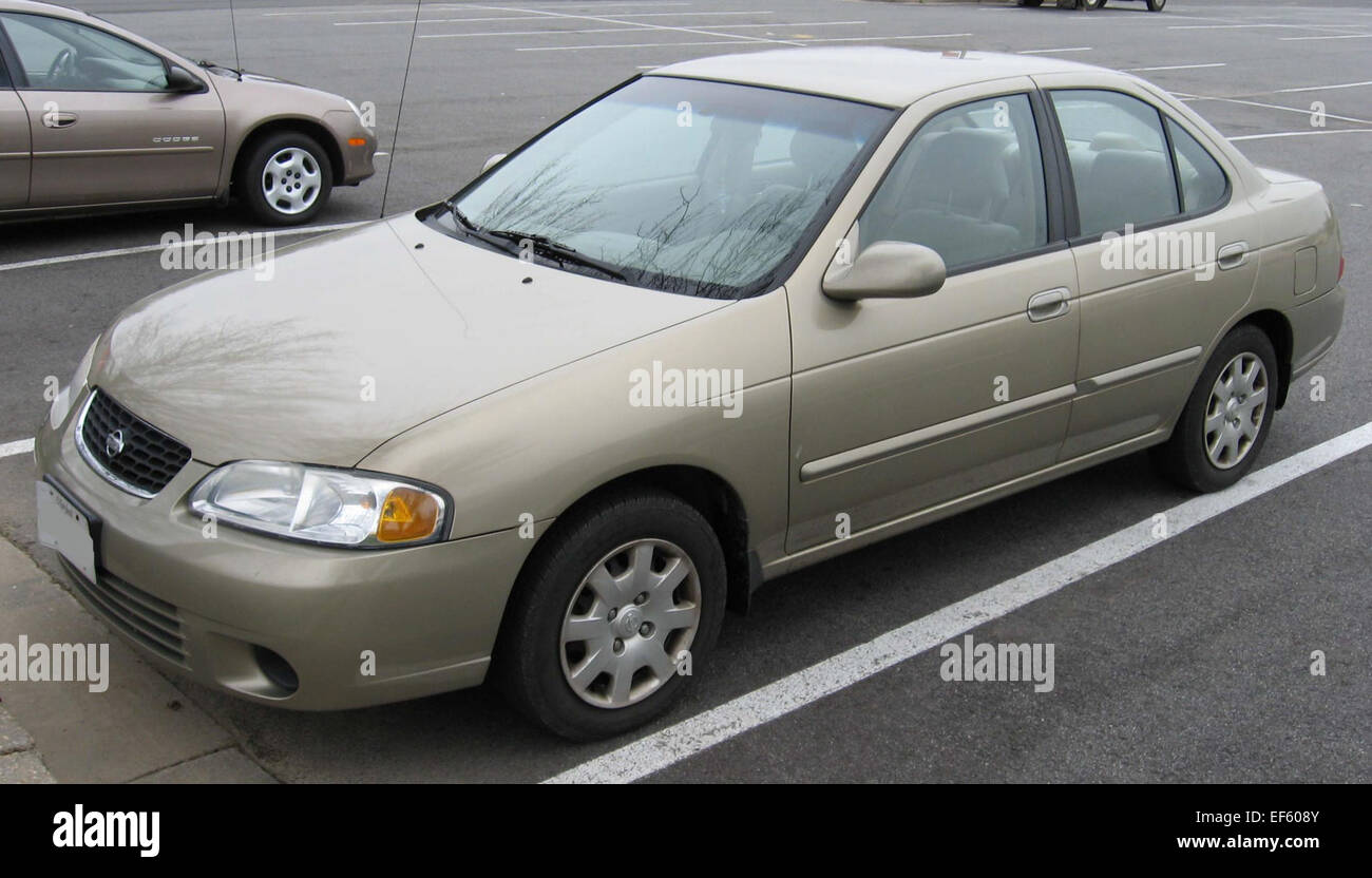 00 03 Nissan Sentra Stock Photo - Alamy