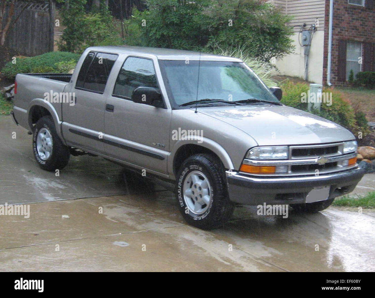 Crew transportation vehicle hi-res stock photography and images - Alamy