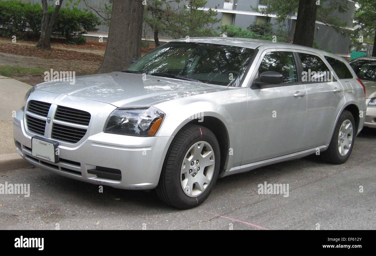 The 2005-2007 Dodge Magnum SE is a mid-size station wagon known for its ...