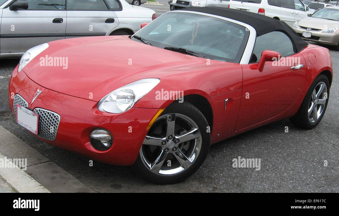The 2006-2007 Pontiac Solstice is a two-door sports car with a sleek ...
