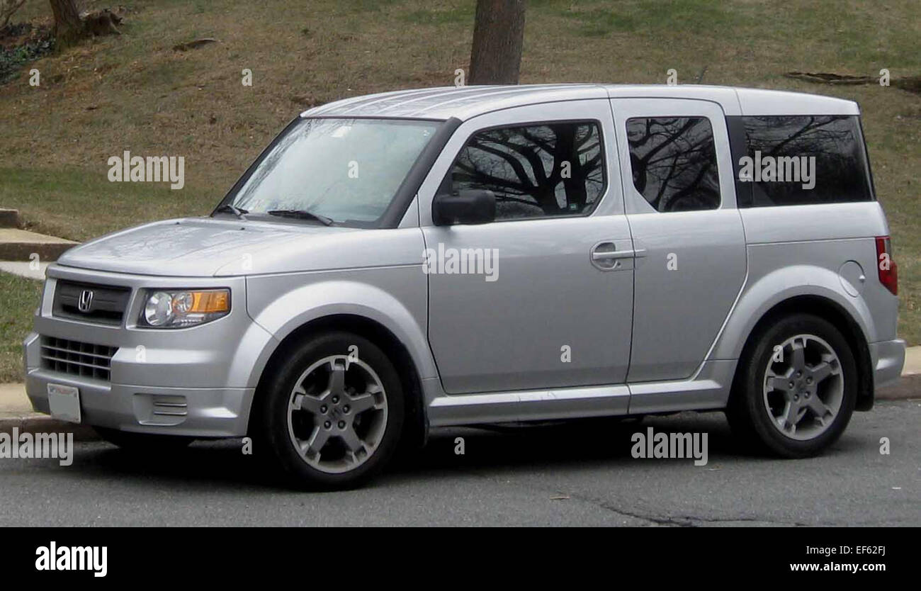 The 2007-2008 Honda Element SC is a compact SUV known for its unique ...