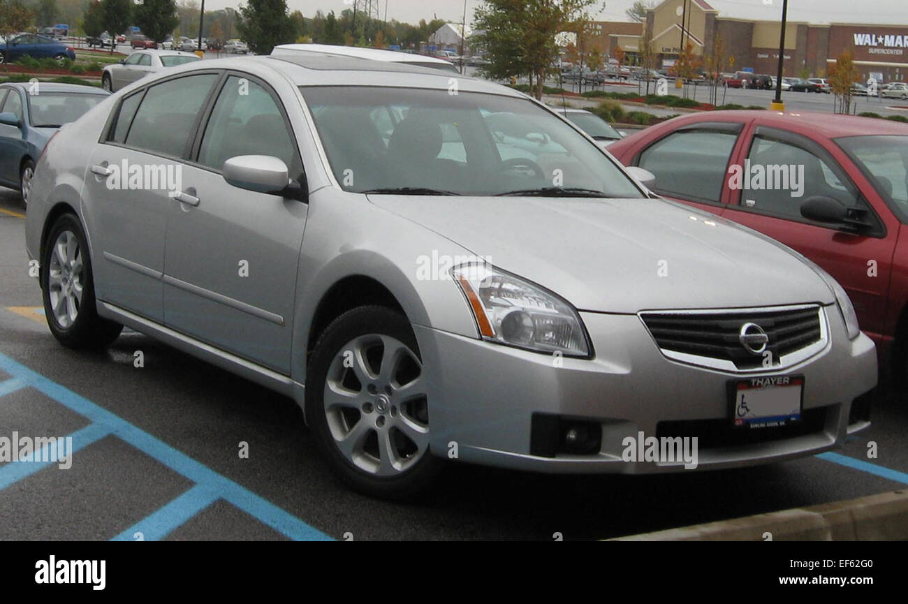07 08 Nissan Maxima Stock Photo - Alamy