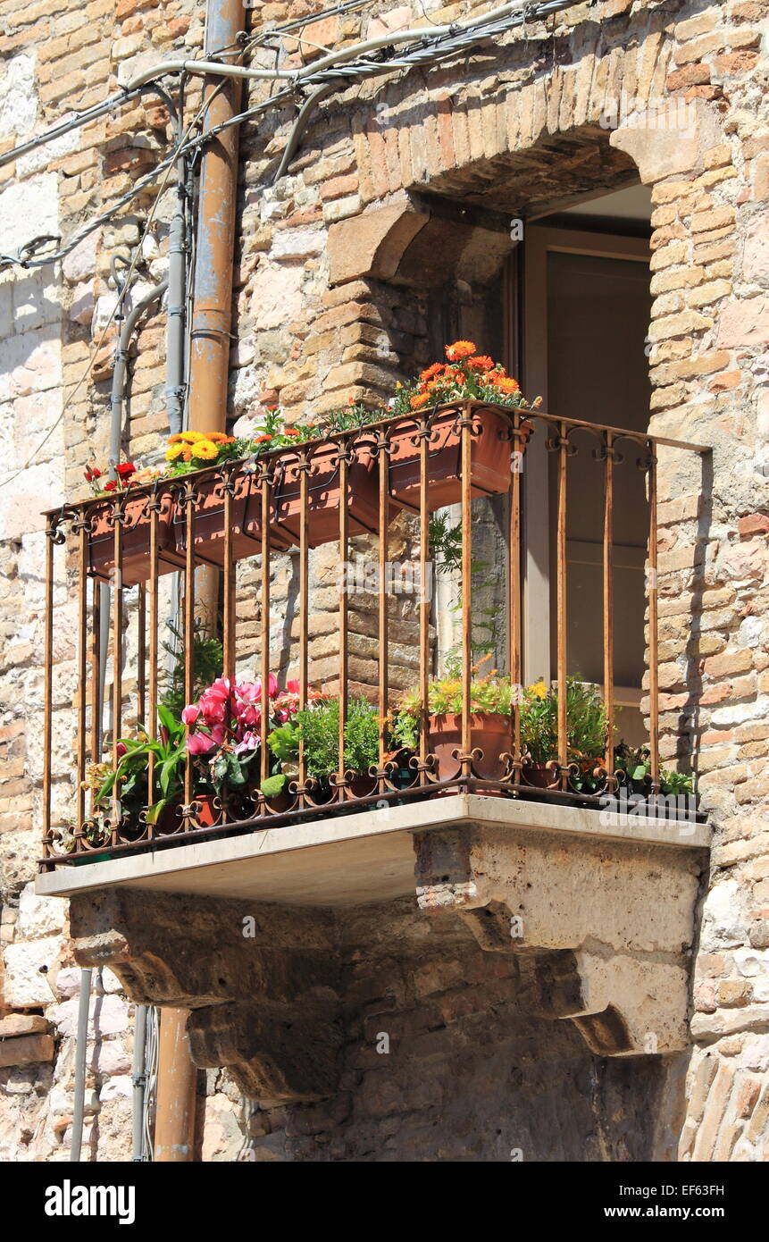 Balcony iron balustrade hi-res stock photography and images - Alamy