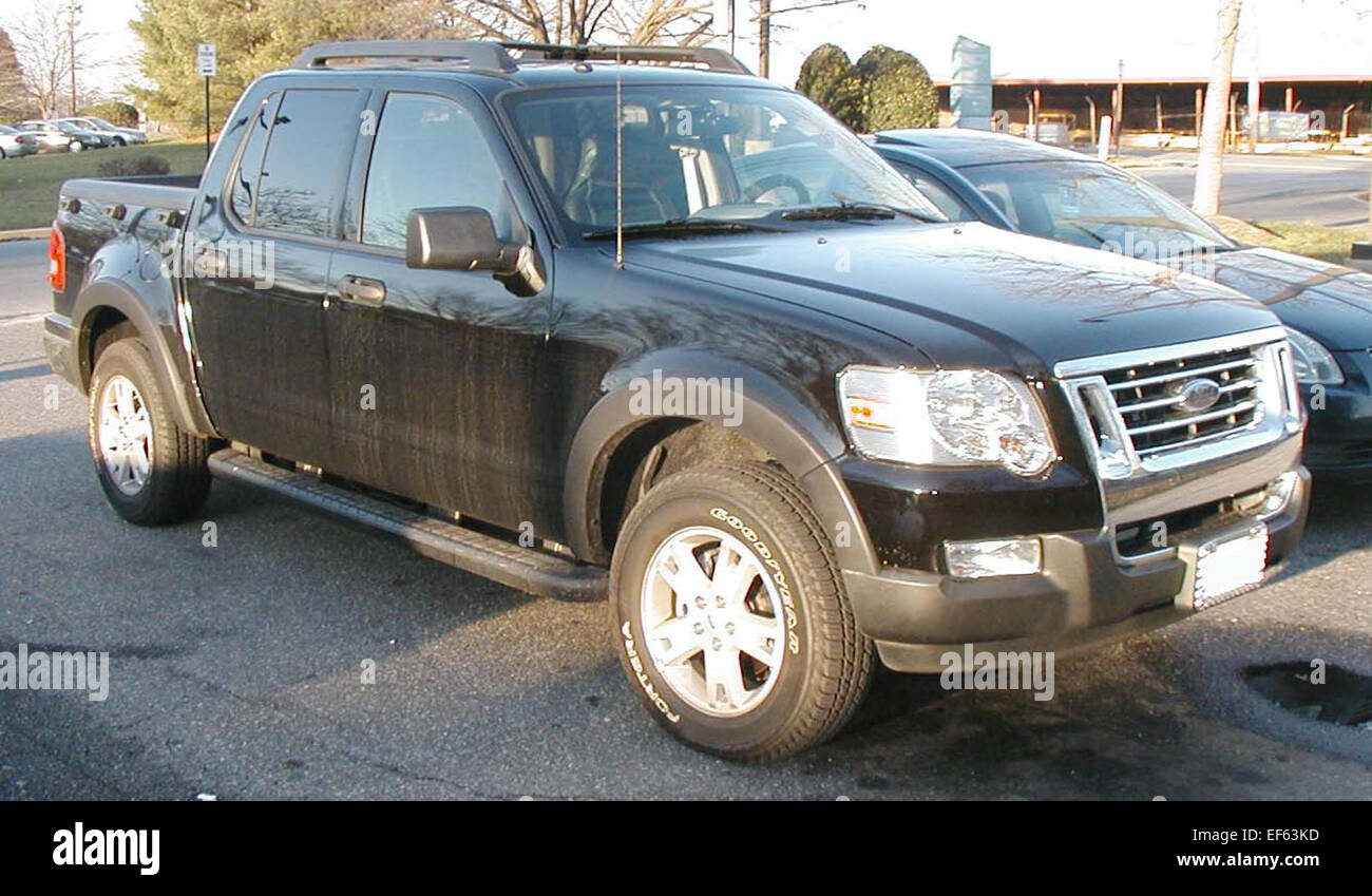 The 2007 Ford Explorer Sport Trac is a unique blend of an SUV and ...