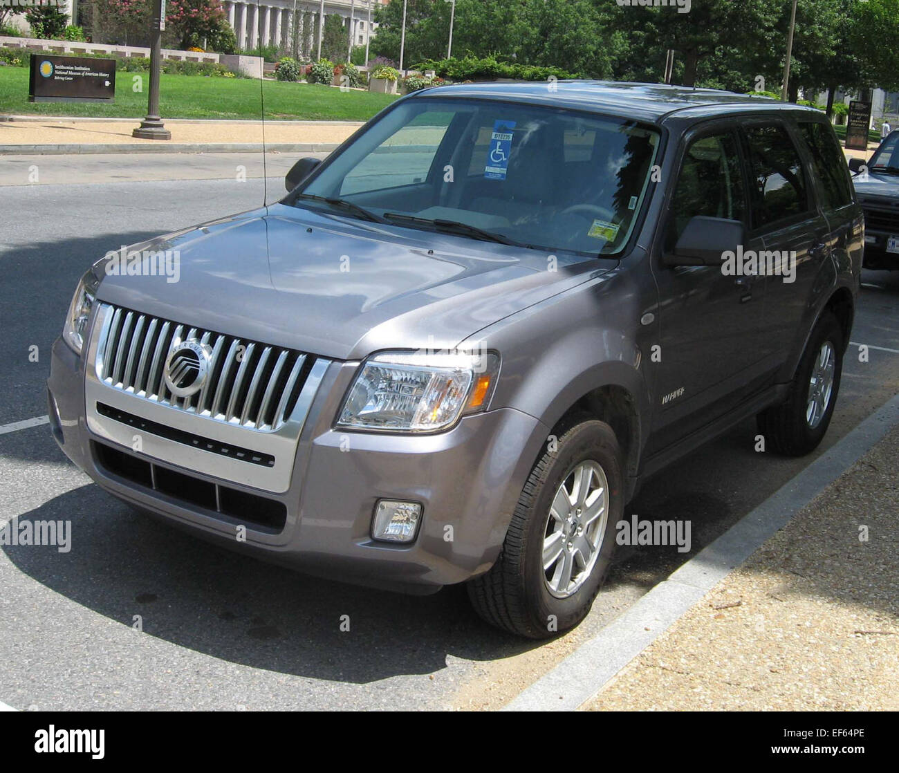 The 2008 Mercury Mariner is a compact SUV offering a comfortable ...