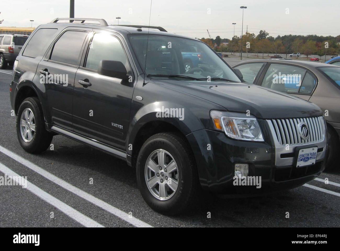 The 2008 Mercury Mariner is a compact SUV offering a combination of ...