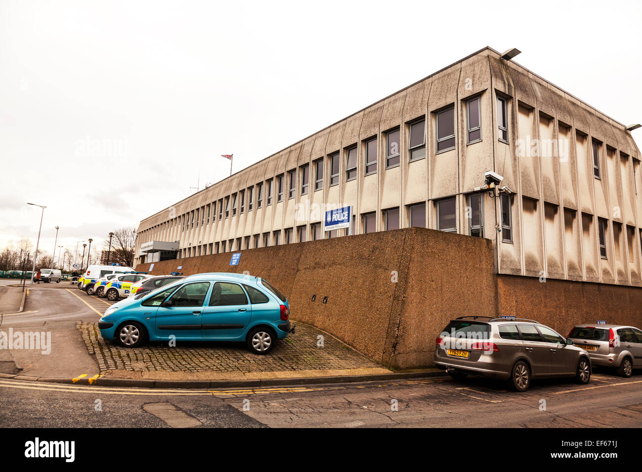 Police station building hi-res stock photography and images - Alamy