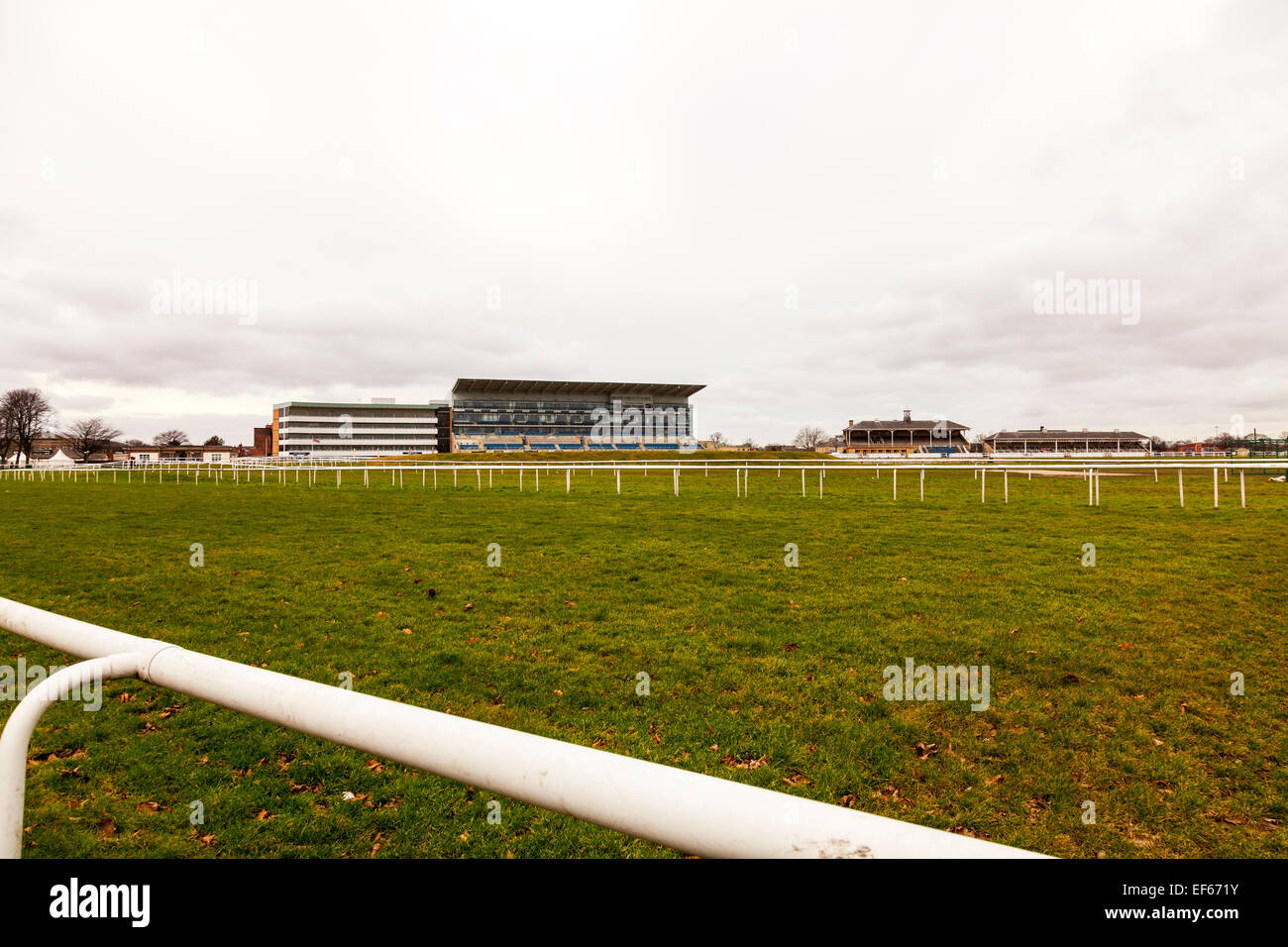 Doncaster racecourse hi-res stock photography and images - Alamy