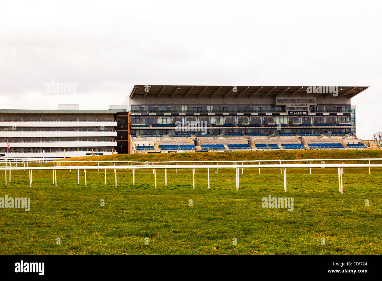 Doncaster racecourse hi-res stock photography and images - Alamy