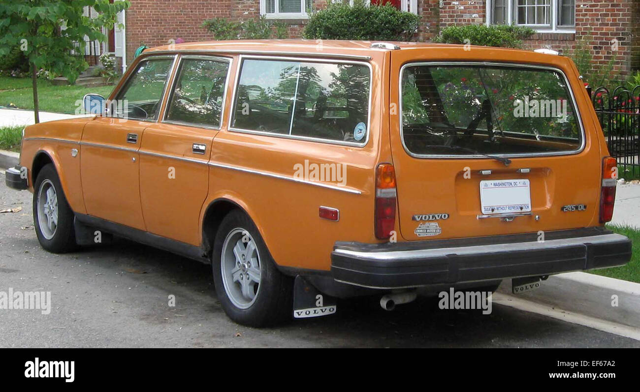 Car volvo 245 dl wagon hi-res stock photography and images - Alamy