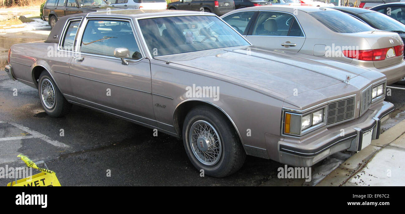 1983 Oldsmobile Delta 88 Royale Brougham Coupe 1 Stock Photo - Alamy
