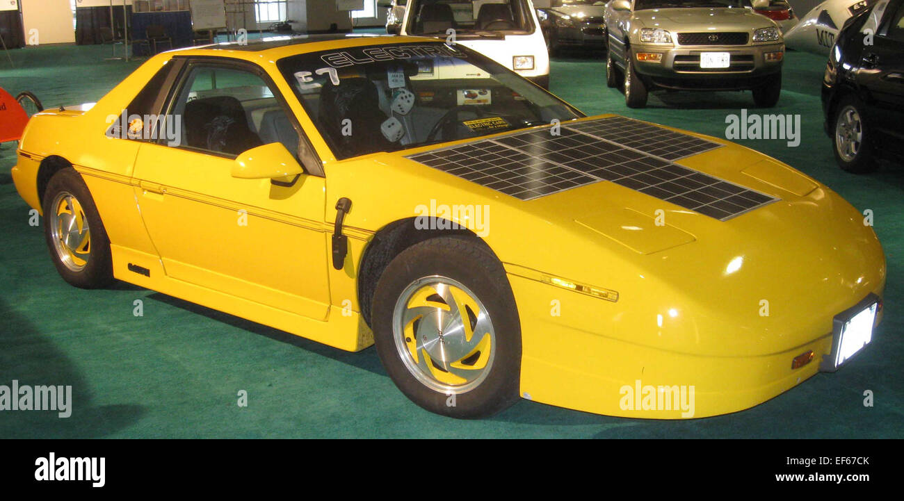 1985 Pontiac Fiero electric DC Stock Photo - Alamy