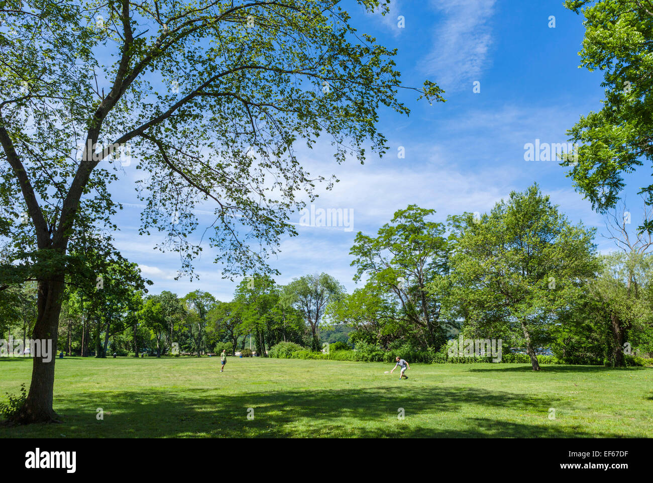 Men playing with frisbee in Cold Spring Harbor State Park, Cold Spring ...