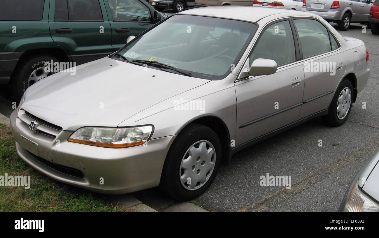 2000 sedan car hi-res stock photography and images - Alamy