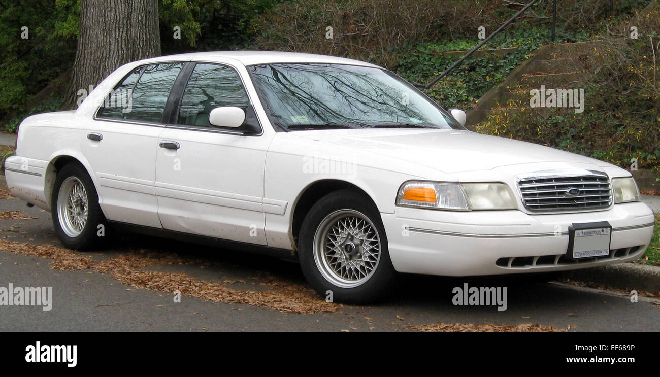 1998 2002 Ford Crown Victoria 11 26 2011 Stock Photo - Alamy