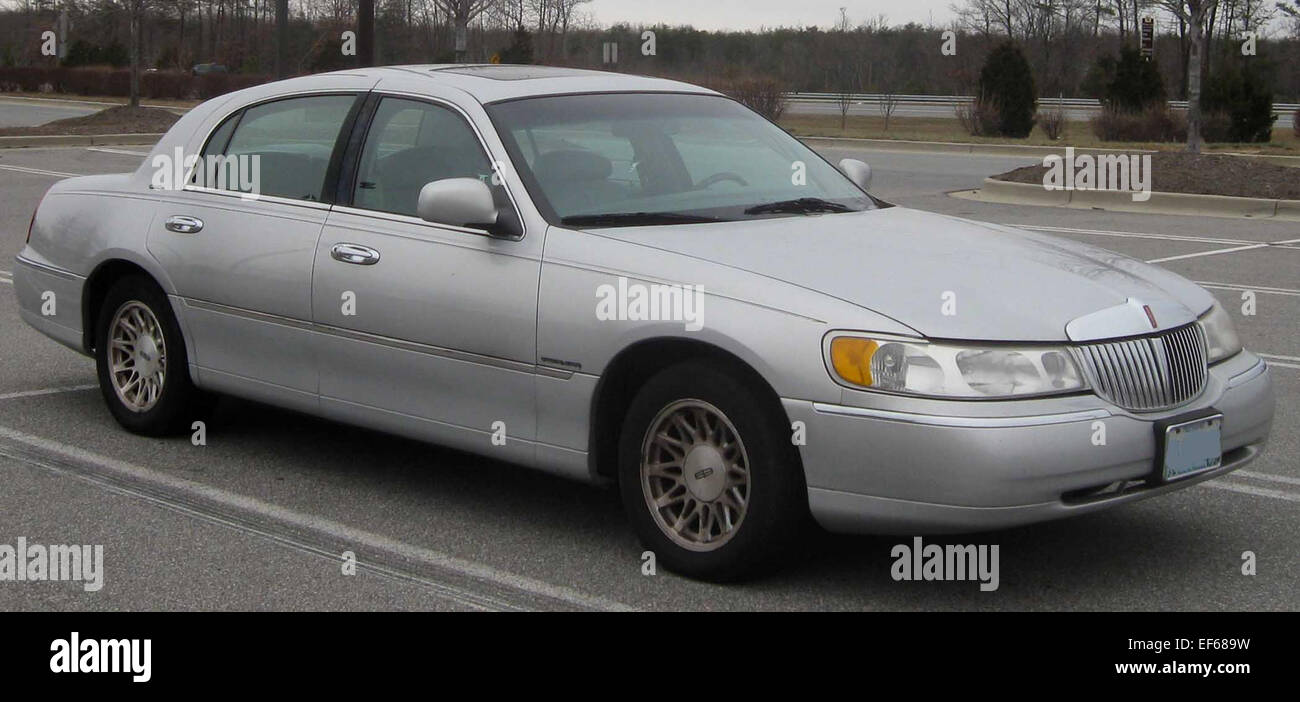 2002 lincoln town car hi-res stock photography and images - Alamy
