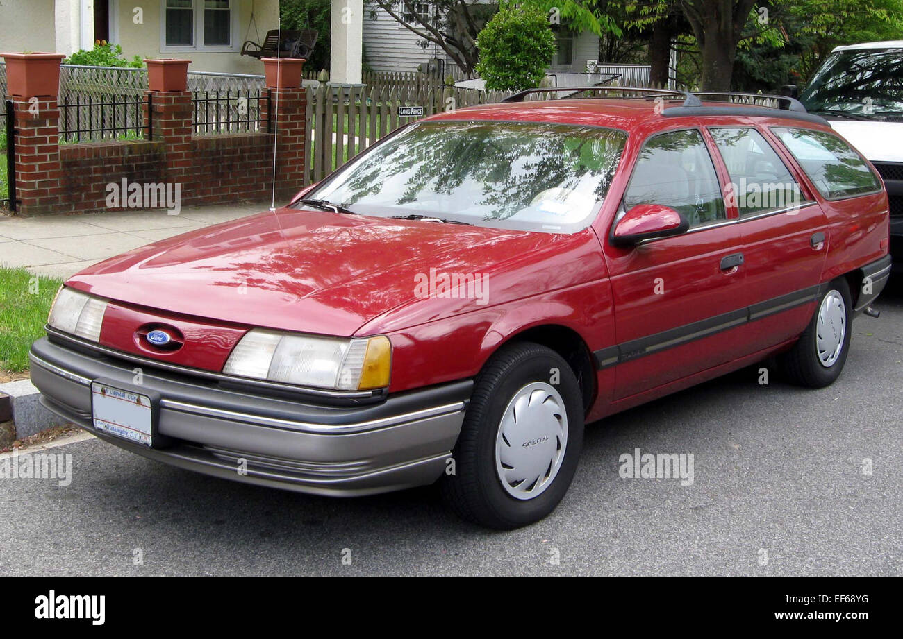 The first-generation Ford Taurus wagon, produced between 2004 and 2012 ...
