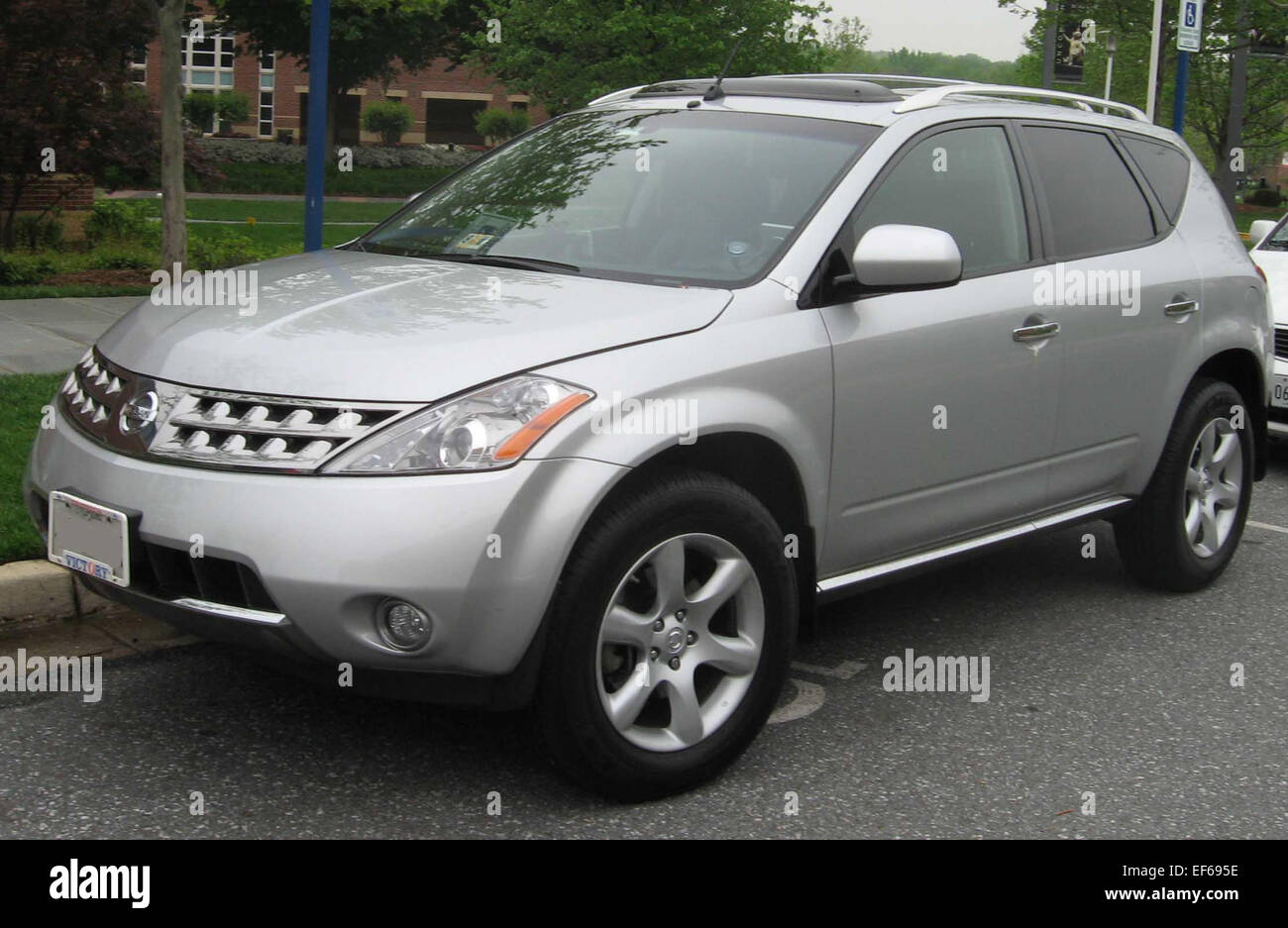 The first-generation Nissan Murano SE, introduced in 2003, is a mid ...
