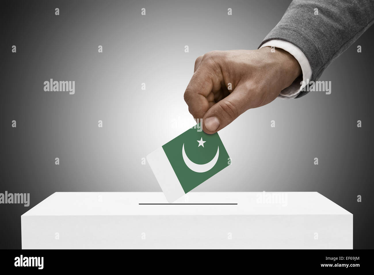 Ballot box painted into national flag colors - Pakistan Stock Photo - Alamy