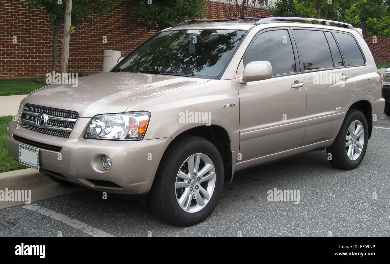 The first-generation Toyota Highlander Hybrid Limited, introduced in ...