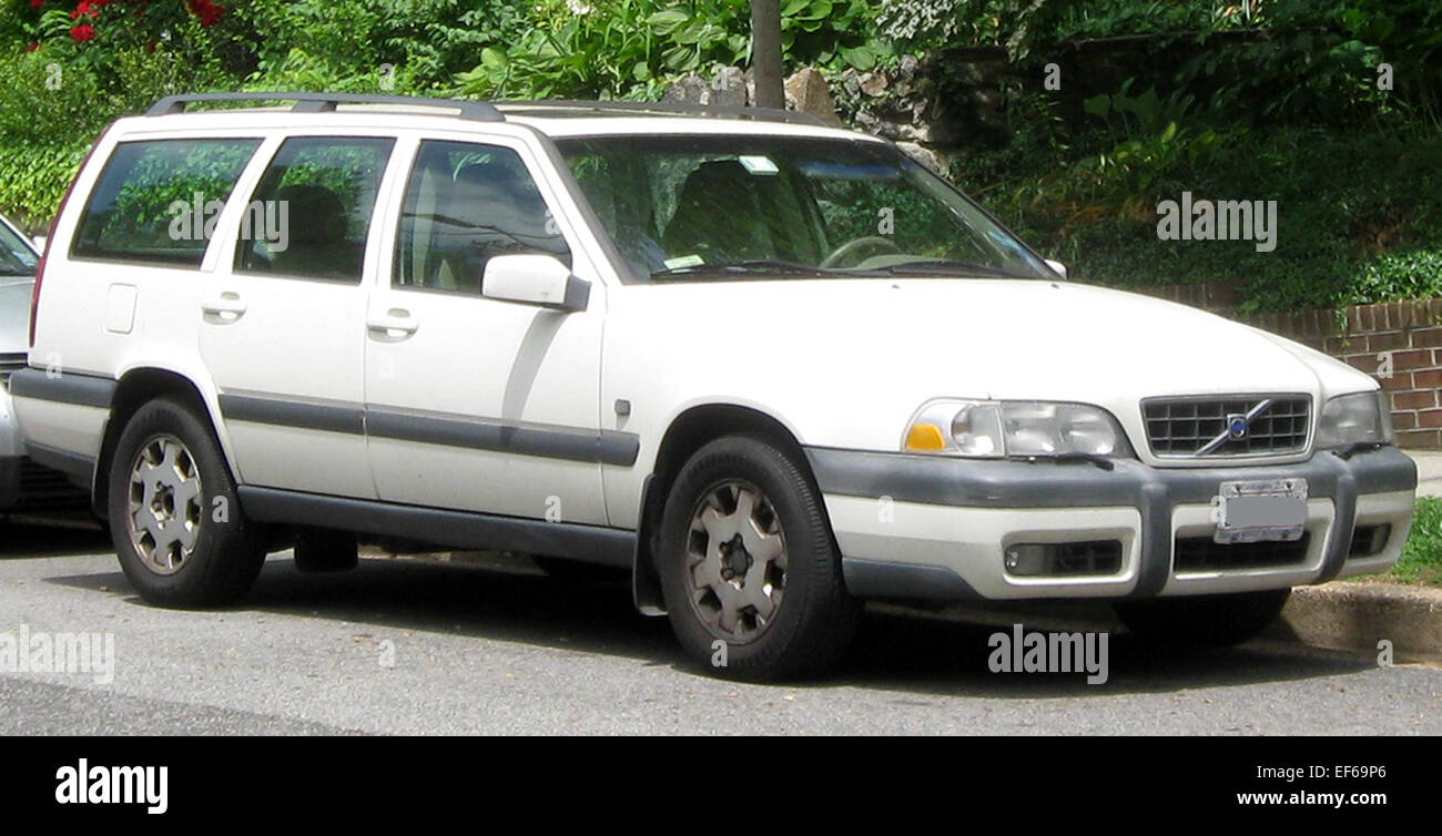 Volvo v70 xc hi-res stock photography and images - Alamy