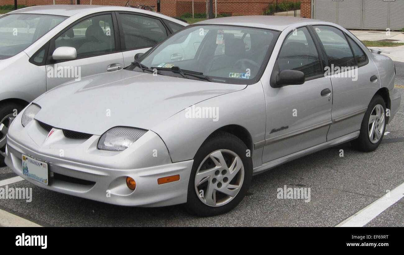 The 2000-2002 Pontiac Sunfire is a compact sedan offering a sporty ...