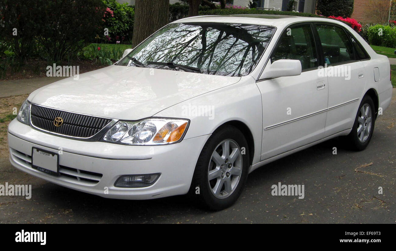 The 2000-2002 Toyota Avalon is a full-size sedan known for its spacious ...