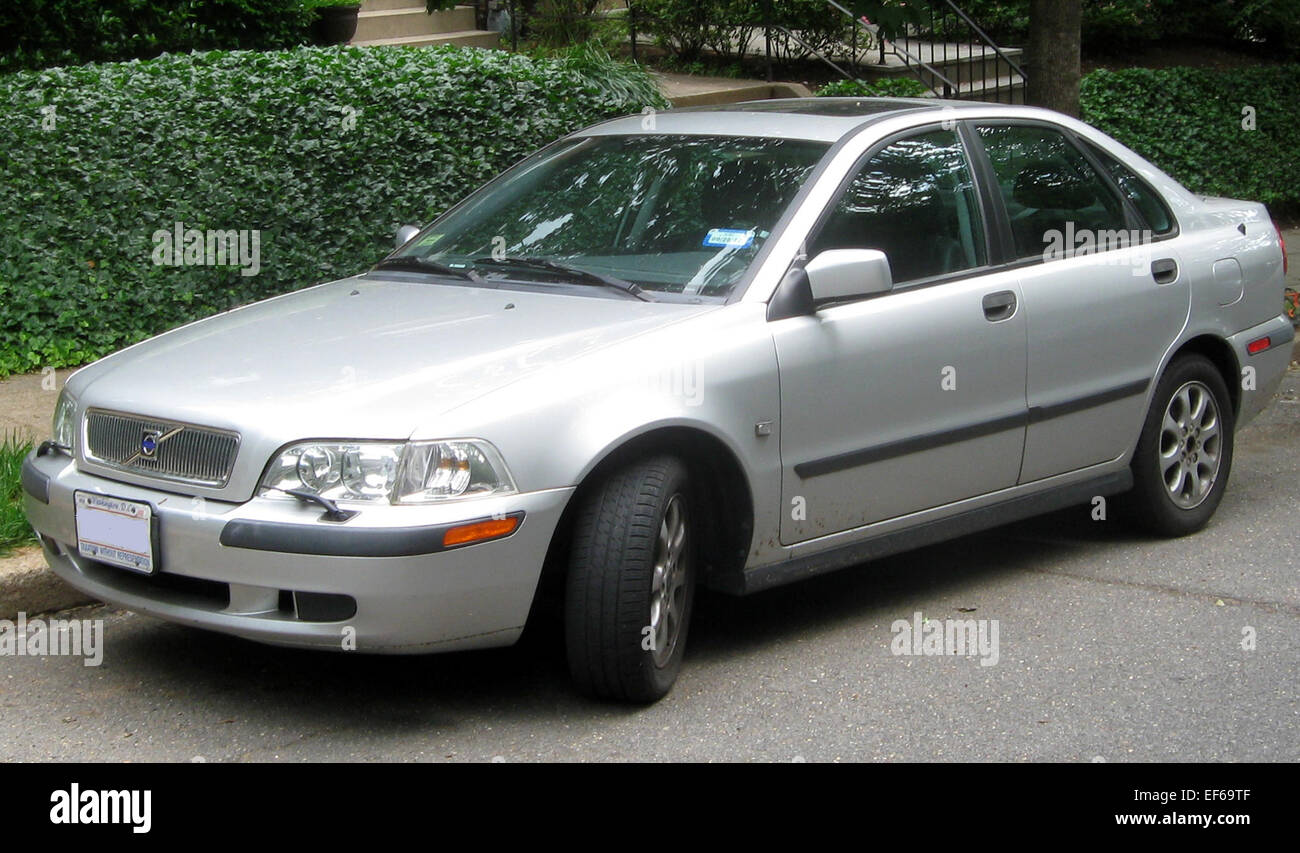 The 2000-2002 Volvo S40 is a compact luxury sedan that emphasizes ...